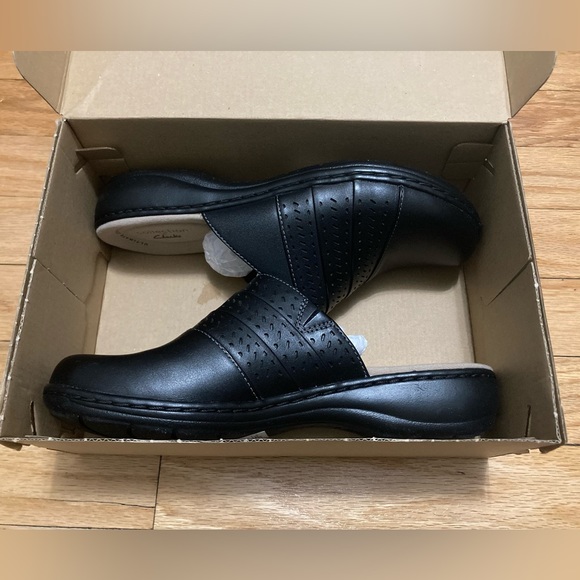 Clarks | Shoes | Clarks Black Leather Leisa Dana Clogs Size 6w 6 Wide ...